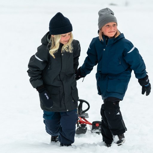 Varma, sköna och vattentäta jackor för barnens vinterlek!